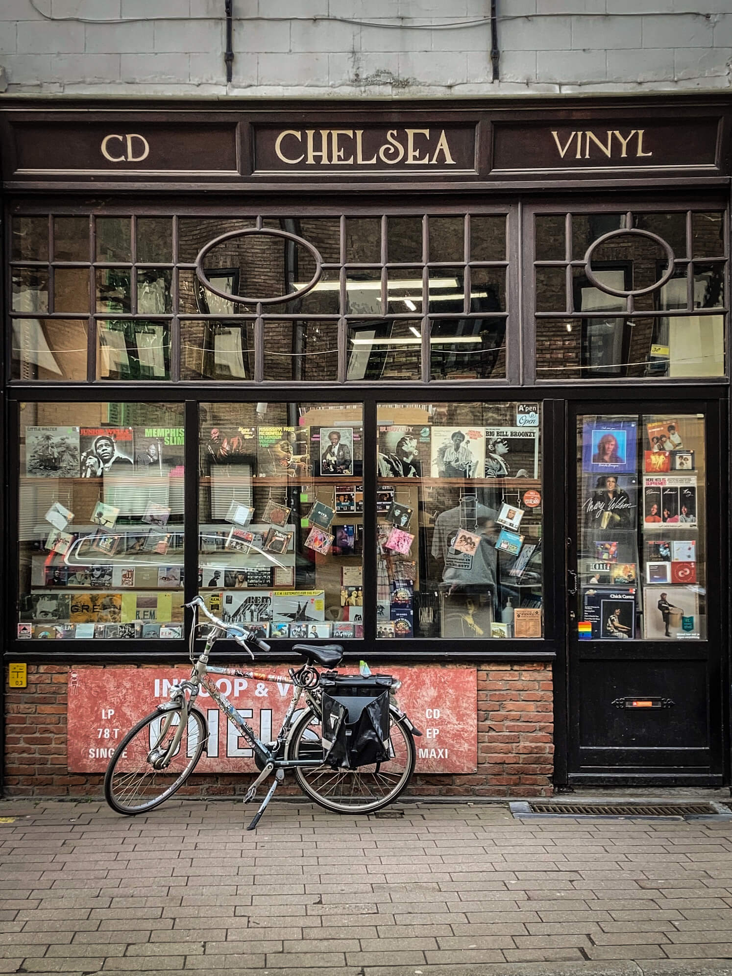 Een wandeling door de Kloosterstraat, Antwerpen. - Passepartout
